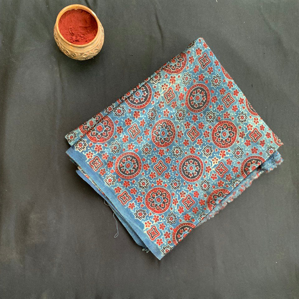 Neel - 90 cm fabric by piece | The Maggam Collective